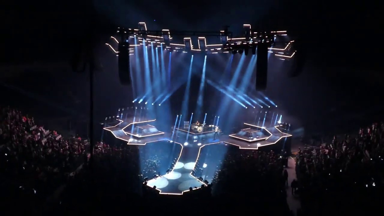 Simulation Theory Tour: MUSE! LIVE - YouTube