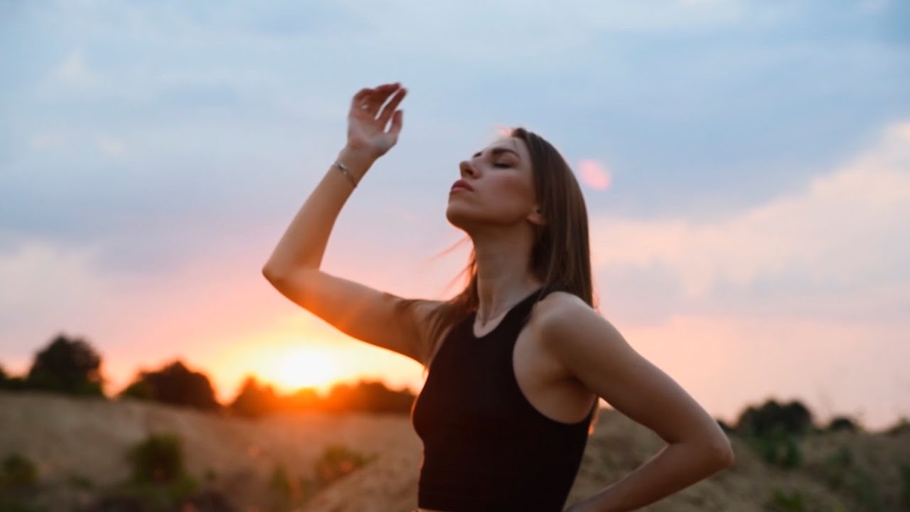 MODEL VIDEO PORTRAIT | CINEMATIC VIDEO PORTRAIT | Sony A7SIII - YouTube