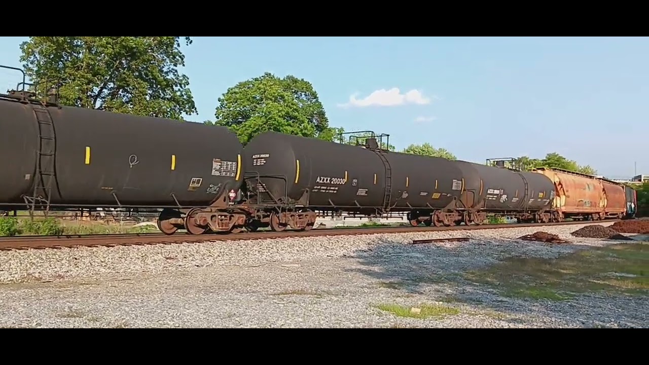 CSX M542 with CSX 865 ES44AC-H rear end DPU CSX 949 ES44AC-H - YouTube