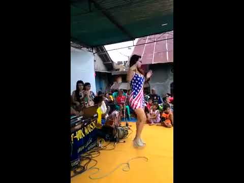 BIKIN LEMES, ARIEL TATUM BERGOYANG