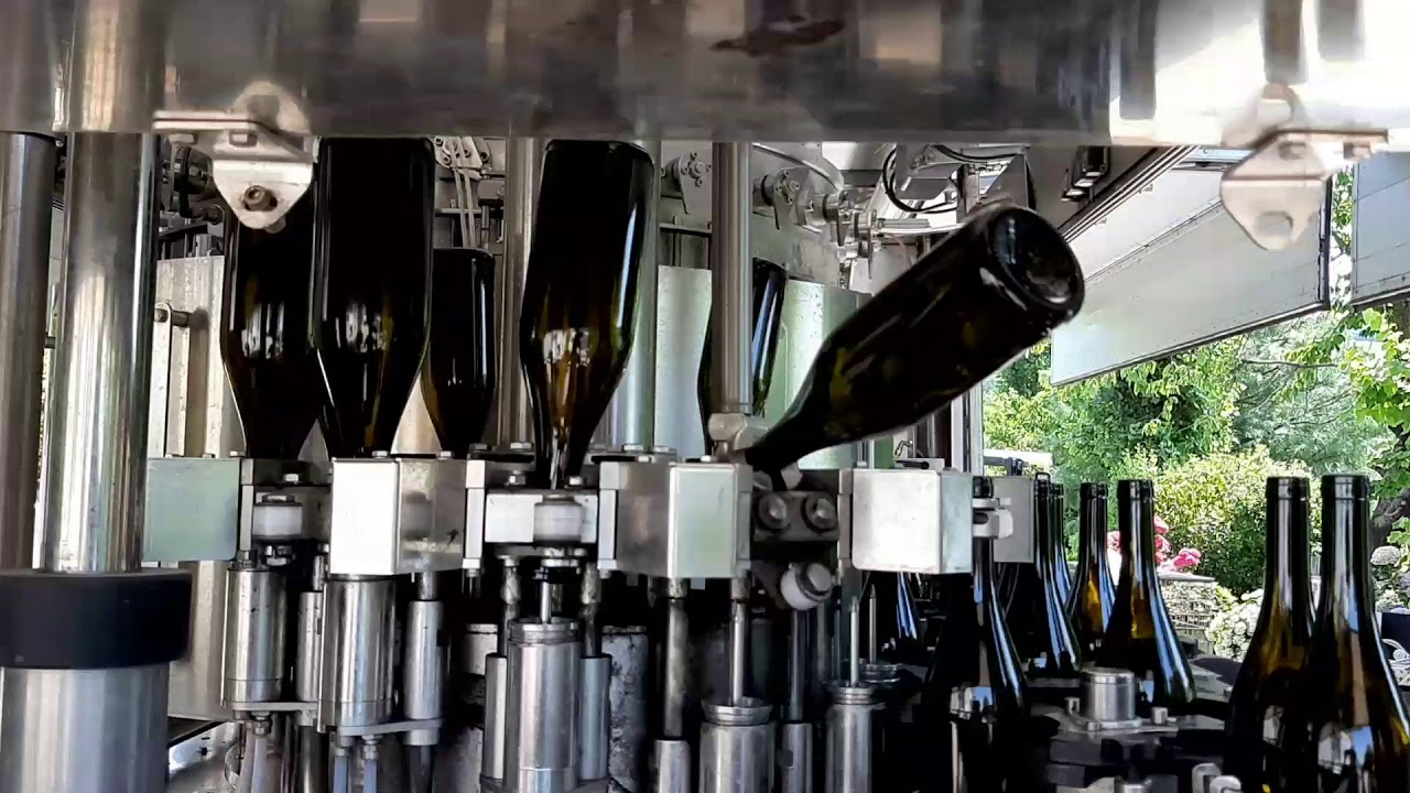 Wooow see how Italian prepare vino,wine and shampaign - YouTube