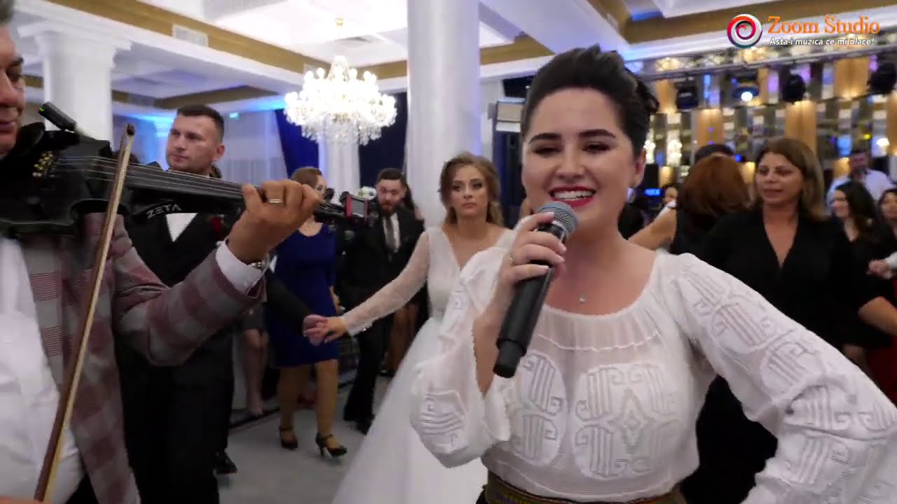 Anamaria Iorga & Formatia "Danut Dinca" - LIVE 2021 - YouTube