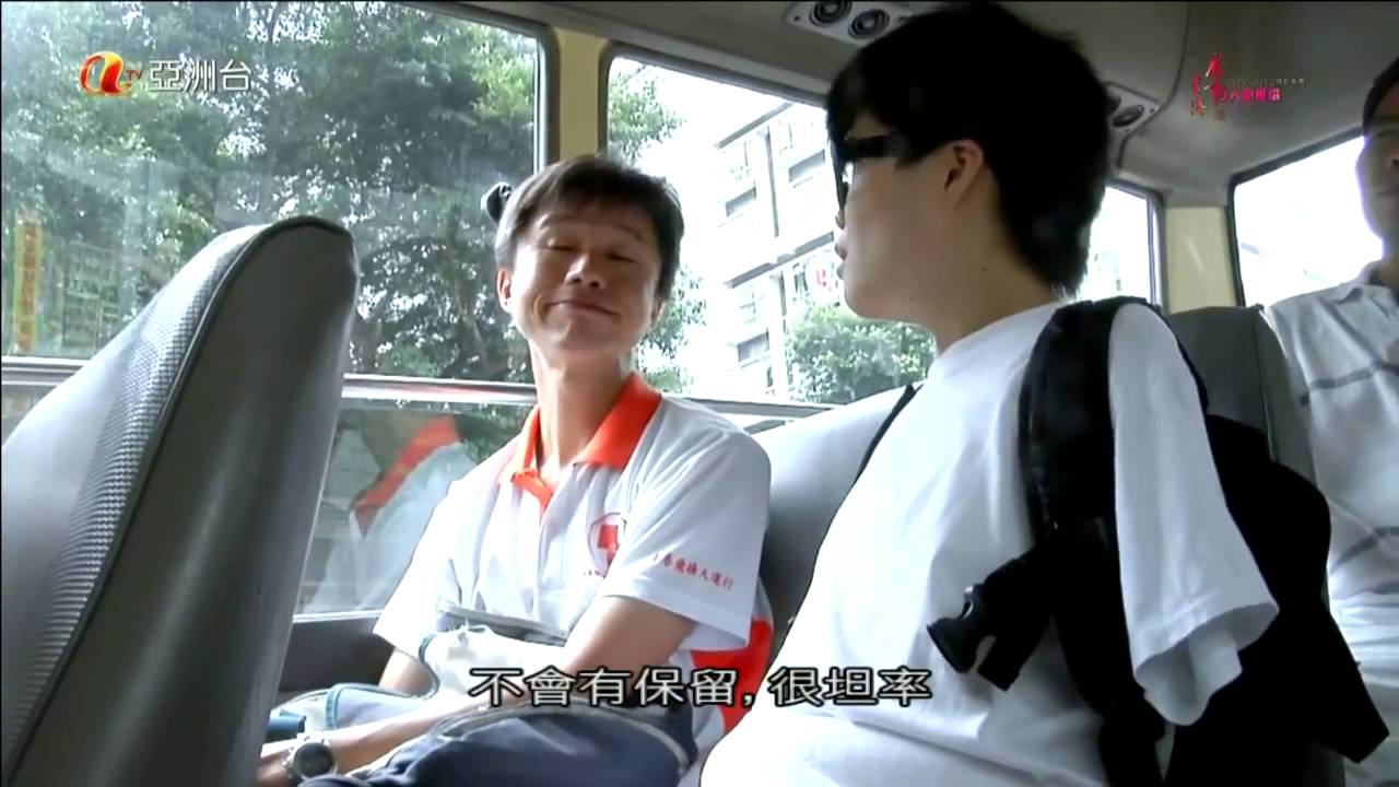 Amputee Woman DSD Yang Xiaofang - Armless swimmer about herself - YouTube