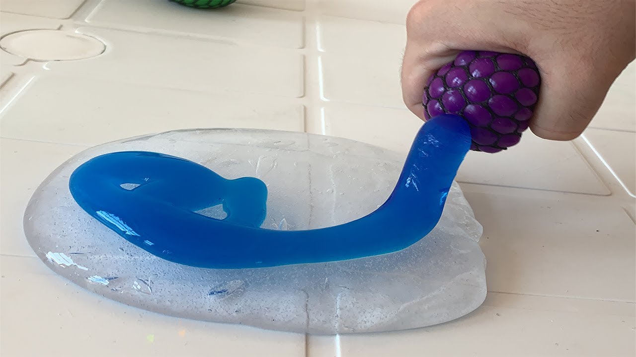 COLORINDO SLIME COM BOLAS SATISFATÓRIAS COLORIDAS! (Super incrível ...