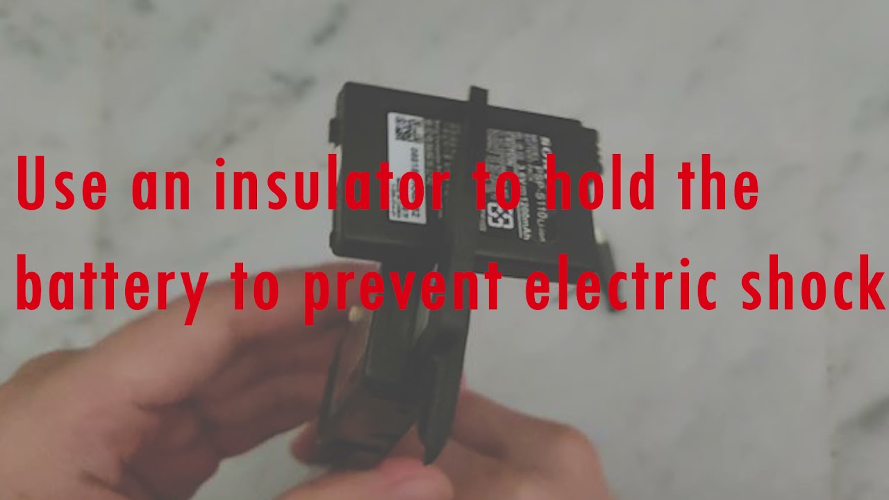 How to Unlock PSP Battery/ Power supply locked/ PSP 电池锁电 - YouTube