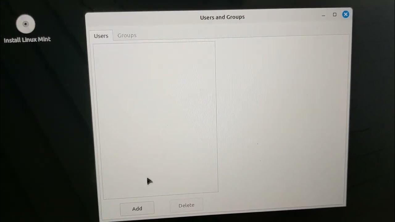 Linux Mint USB live with persistence using Rufus. At bootloader use "persistent" flag to enable ...