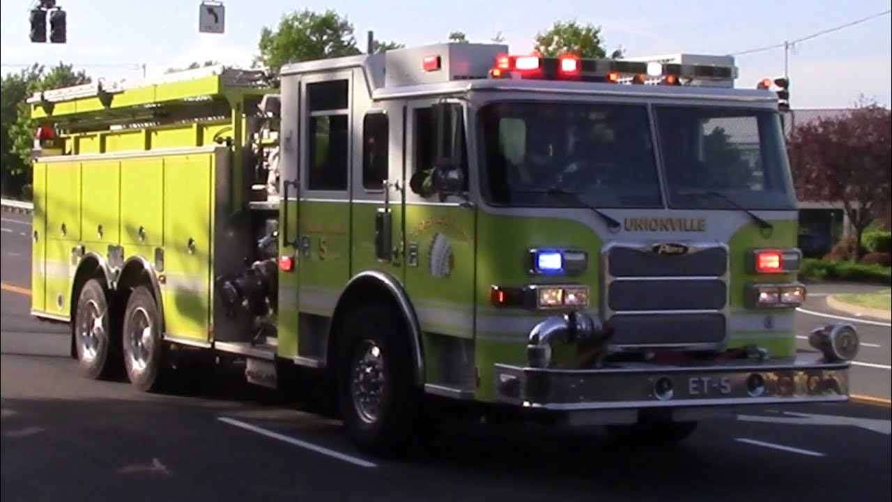Tunxis Hose Fire Department Engine Tanker 5 Responding - YouTube