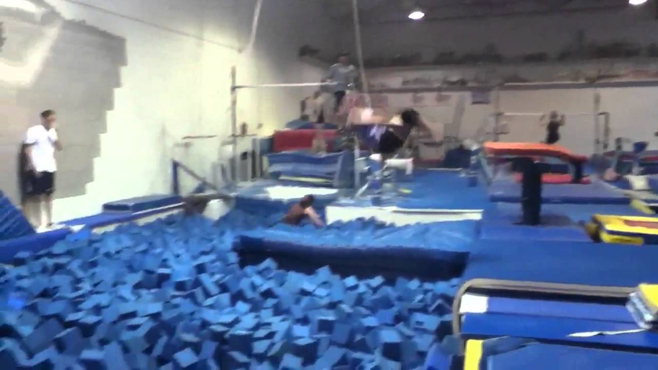 Punch front step out to double back - YouTube