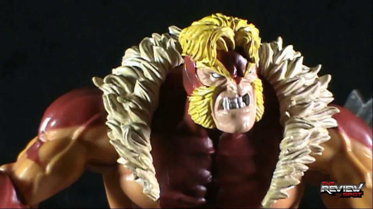 Toy Spot - Diamond Select Toys Marvel Select Sabretooth - YouTube