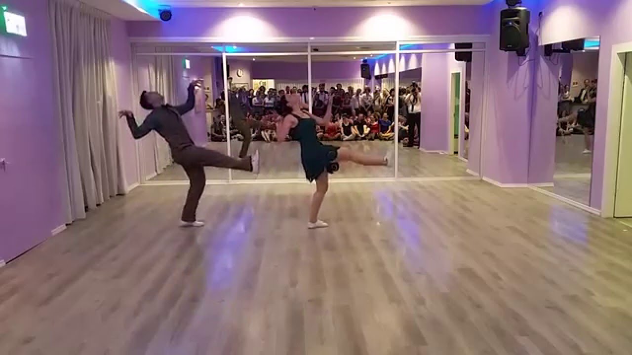 סווינג בתל אביב - Ron Dobrovinsky & Sharon Guzman - YouTube