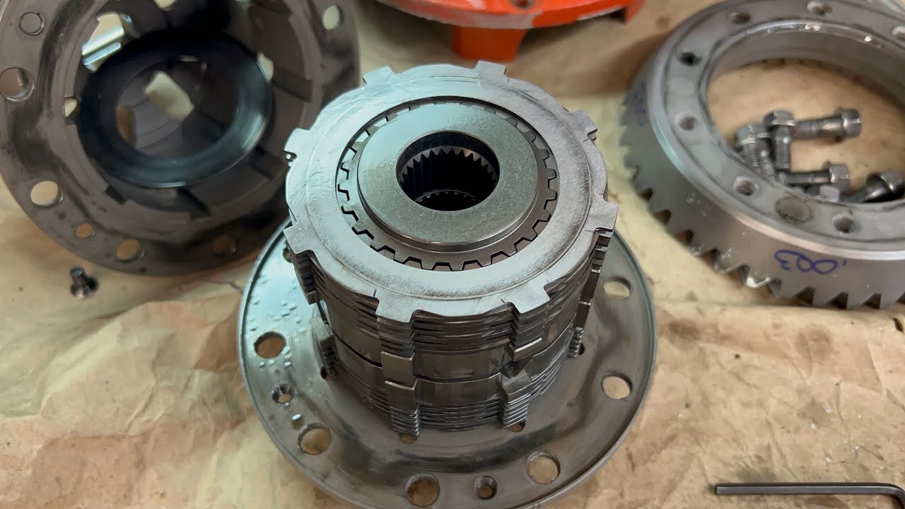 Noisy hot S2000 differential - YouTube