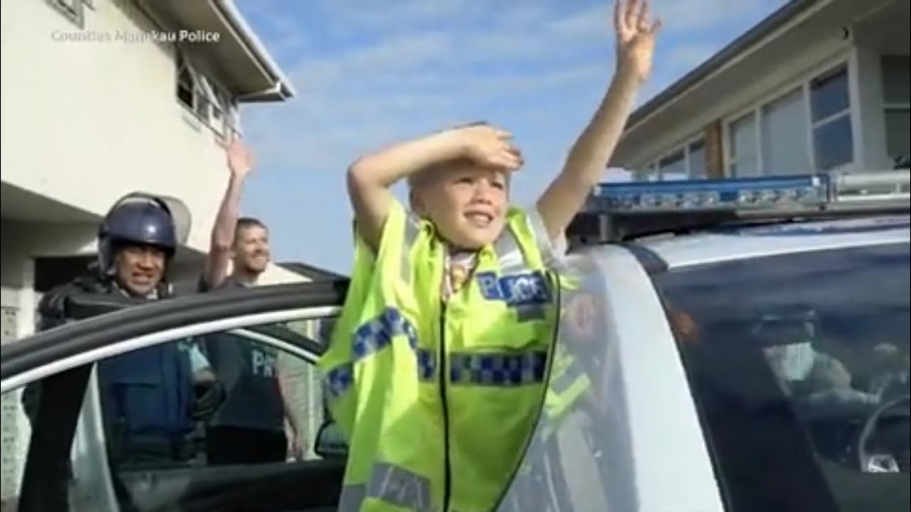 Boy calls police to invite them to his birthday and they go - YouTube