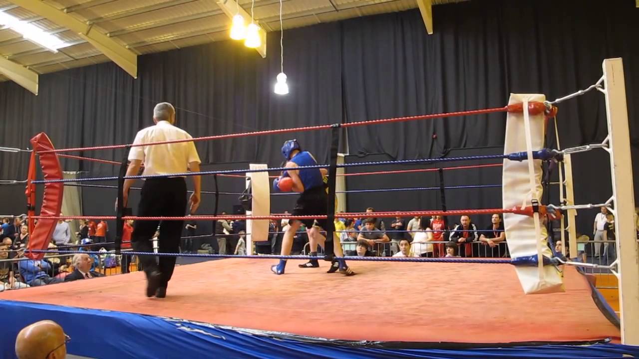 Tom Tovey - Swindon boxing quarter finals - YouTube