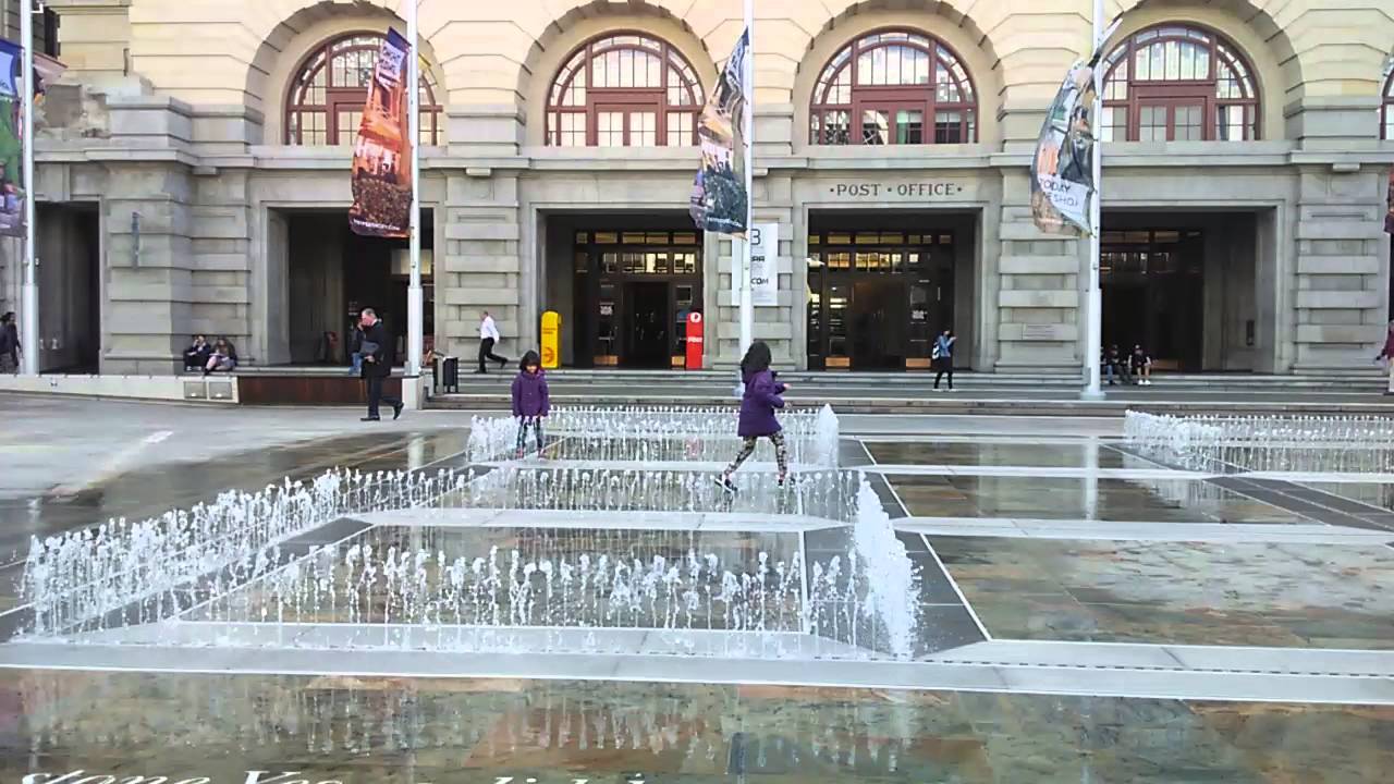 Wina and Loui Playing Water Labyrinth at Perth - YouTube