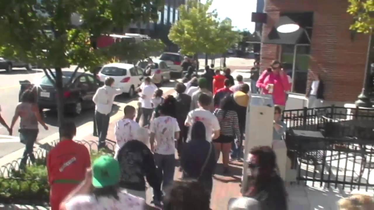 Virginia Beach Annual Zombie walk - YouTube