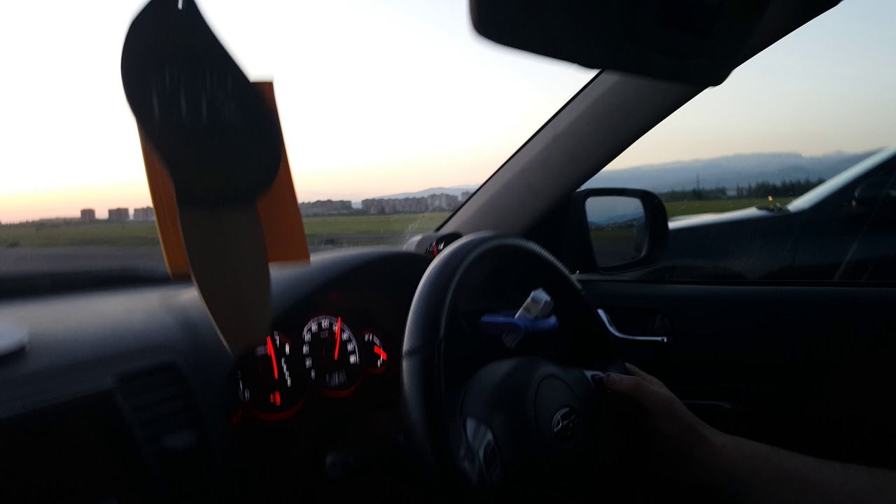 Legacy BL5 At (spec b) vs Legacy BL5 6Mt (restiling) Rolling from 80km ...