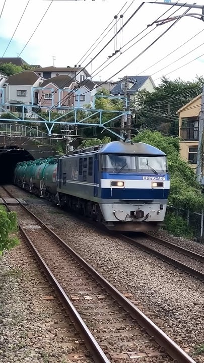 🟦EF210 109 [新] 5692レ - YouTube