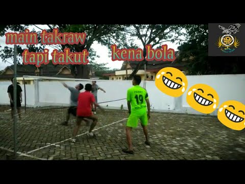 Main takraw lucu,lawannya takut kena bola.gorut cup😂 - YouTube
