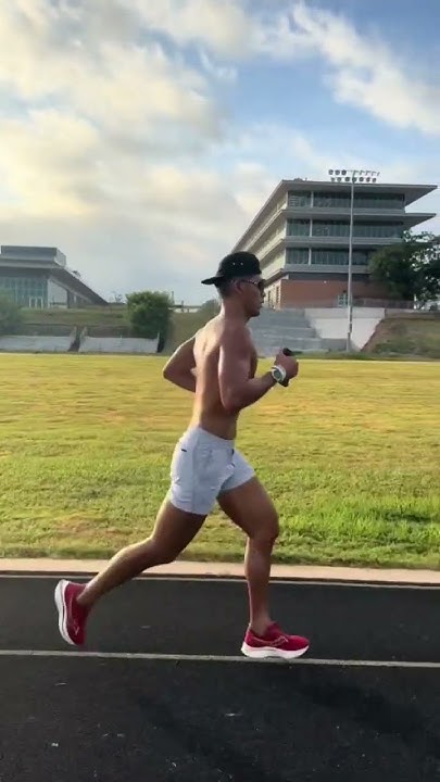 Final 200m of 800m repeats - YouTube