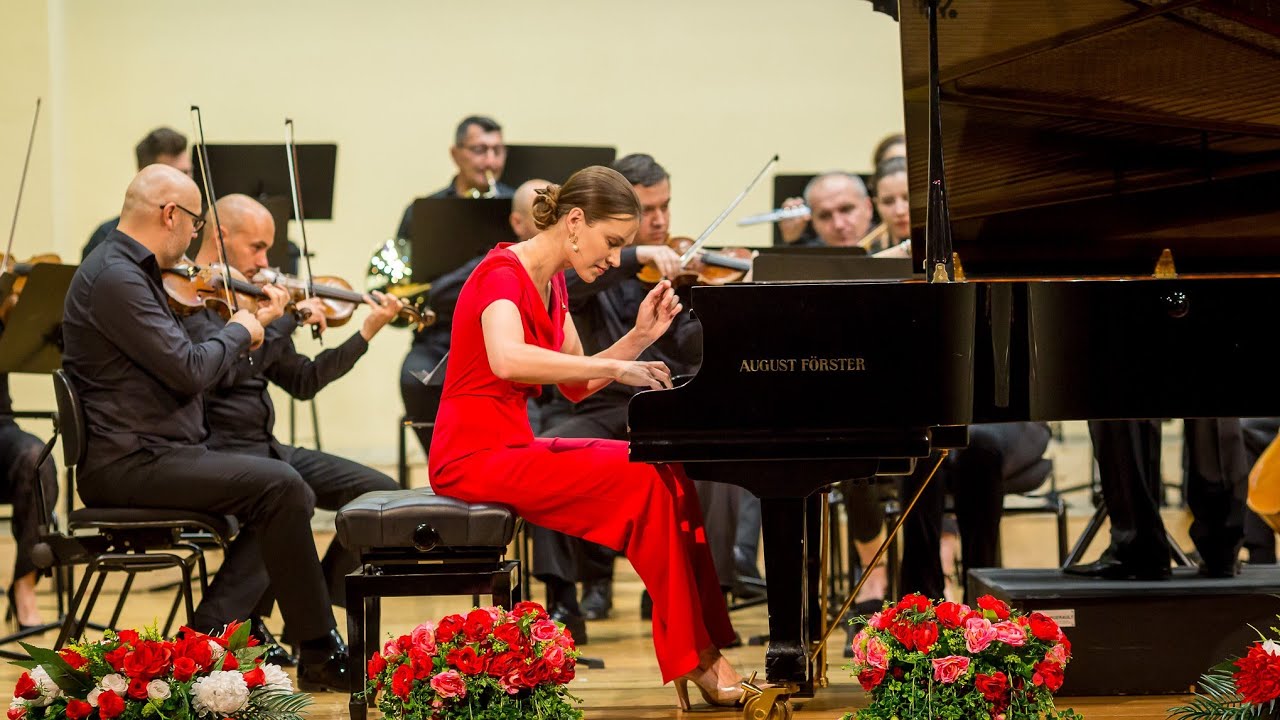 Ieva Dudaite | Mozart Piano Concerto no. 23, II mov. - YouTube