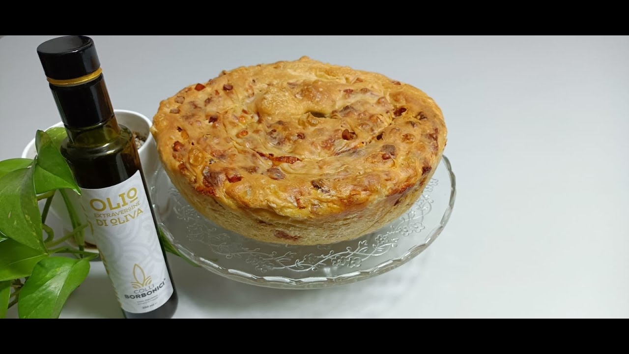 Soffice casatiello napoletano senza strutto con olio extra vergine di ...