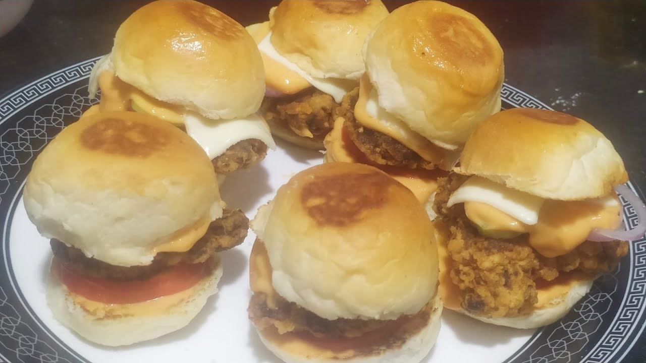 Mini Chicken Burger Recipe( एक बार जरूर ट्राई करें ) बनाना आसान और ...