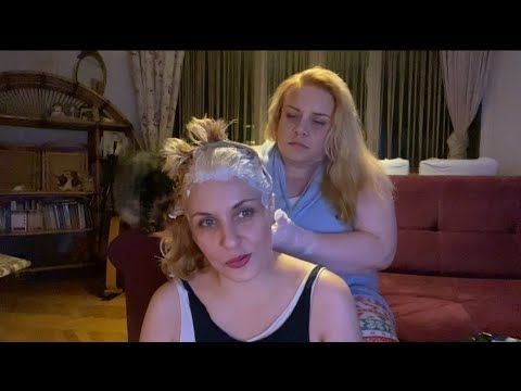 Sohbet Eşliğinde Birbirimizin Saçını Boyuyoruz