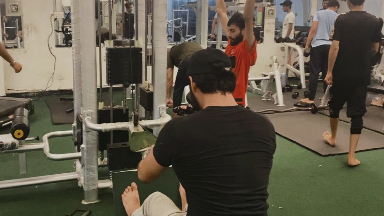 Gym workout for back and biceps ll Farhan nazir - YouTube