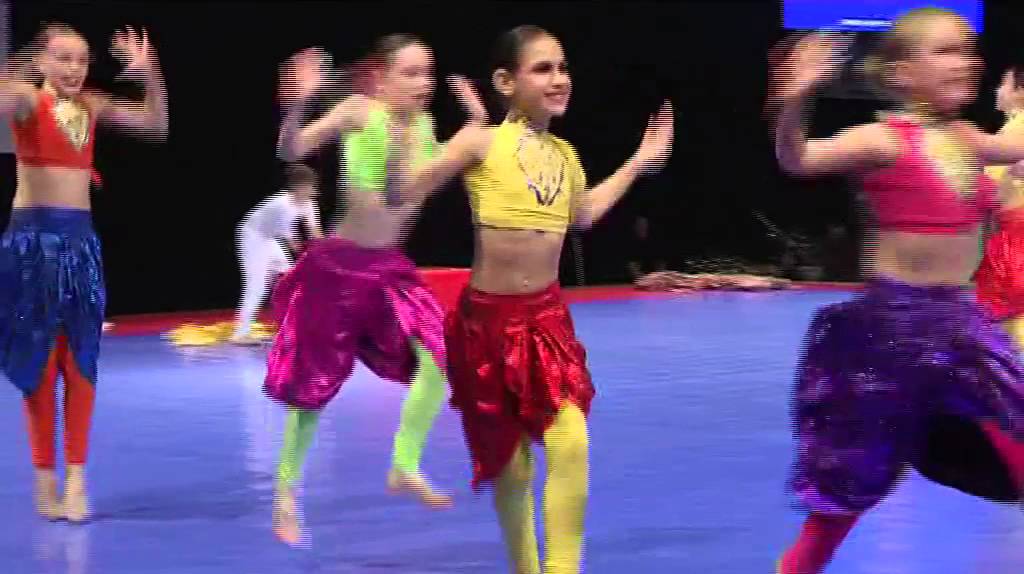 Team Canada Children's Showdance - Bollywood - 2015 IDO Formation Champions - YouTube