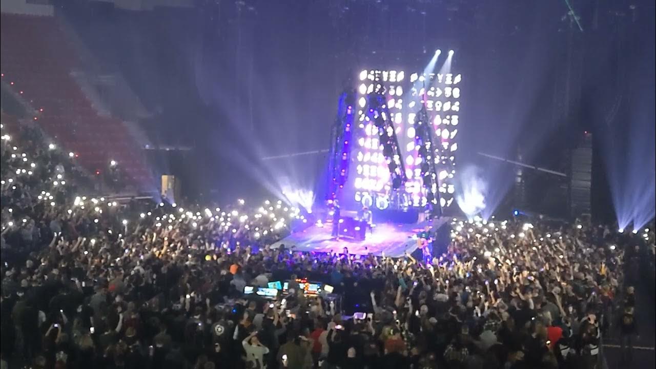 Daylight - Shinedown New Song + Intro 2022 The Revolutions Live Tour-Green Bay - YouTube