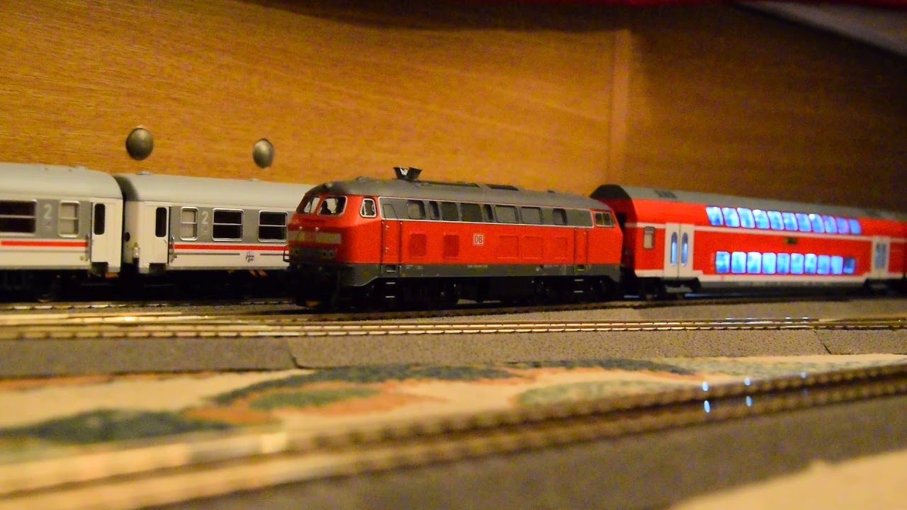 Roco Br. 218 mit Sound - YouTube