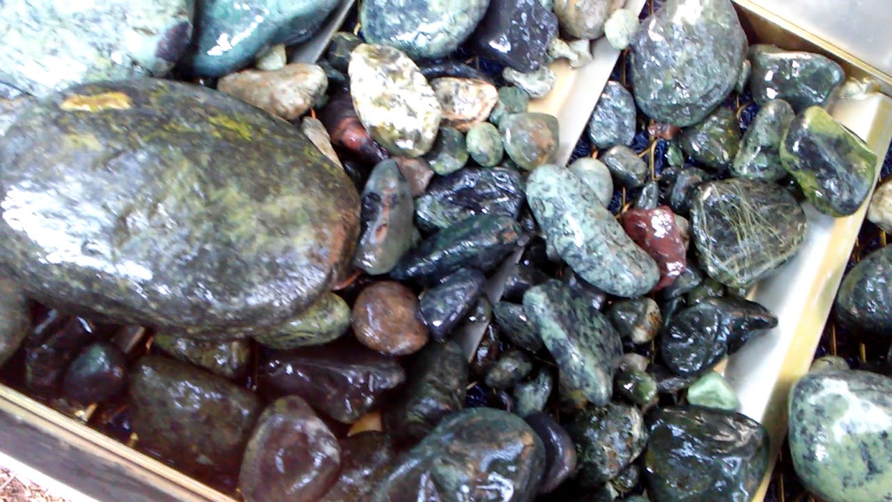 Jade Hunting Northern California - Vasuvanite - Nephrite - Californite ...