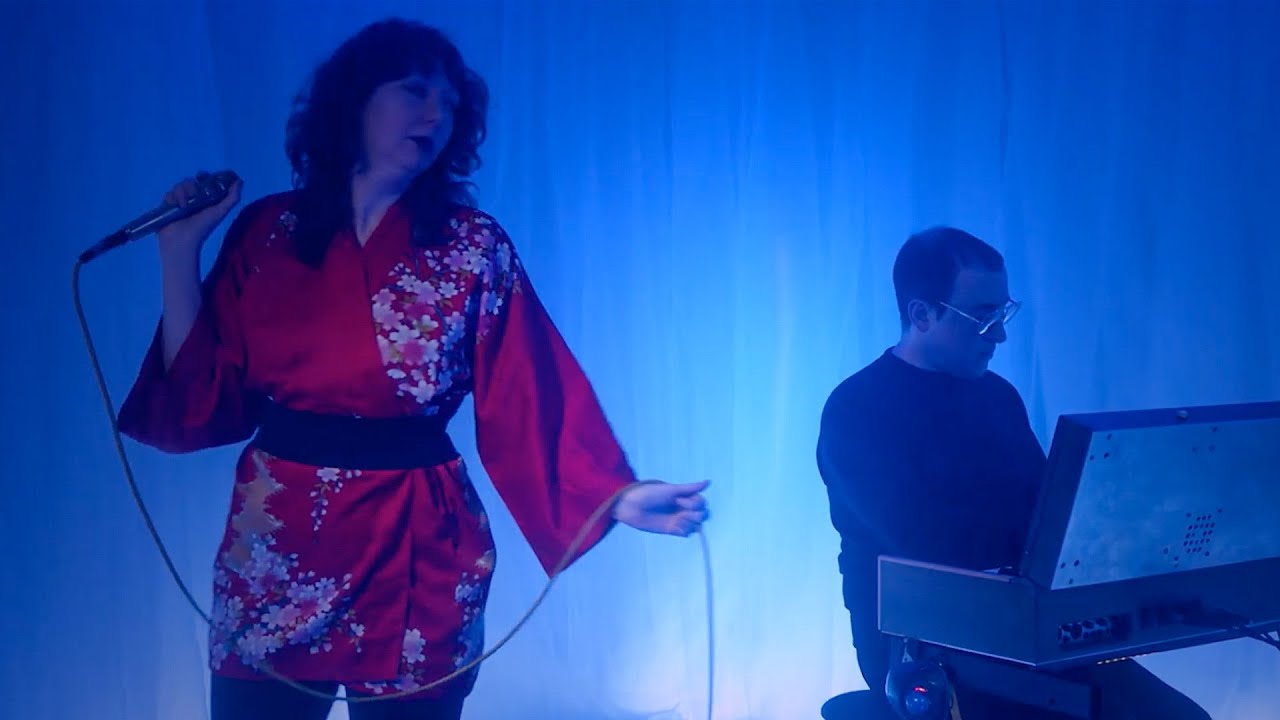 Katrina Ford - Peace Out (Live Video) - YouTube