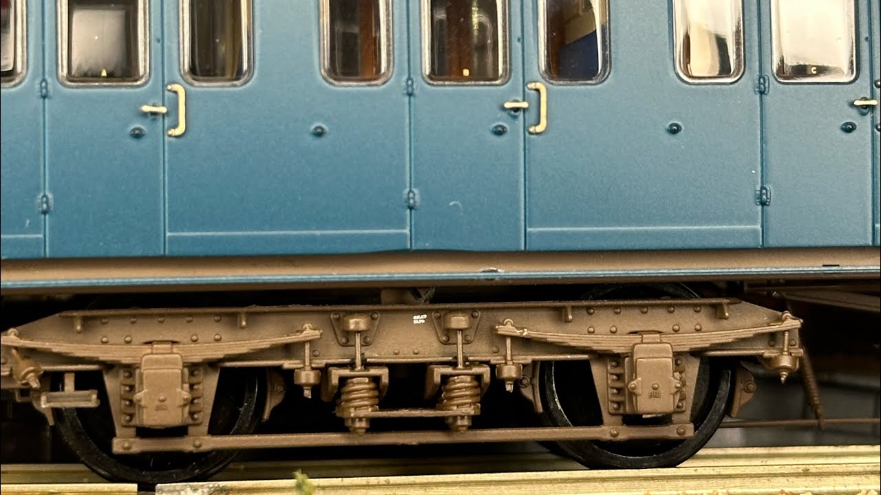 Reviewing Accurascale MK1 Suburban Coach | Highly recommended ...