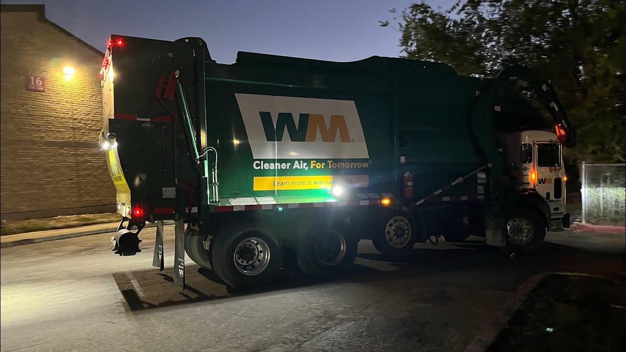 WM frontload garbage packing early Saturday trash - YouTube