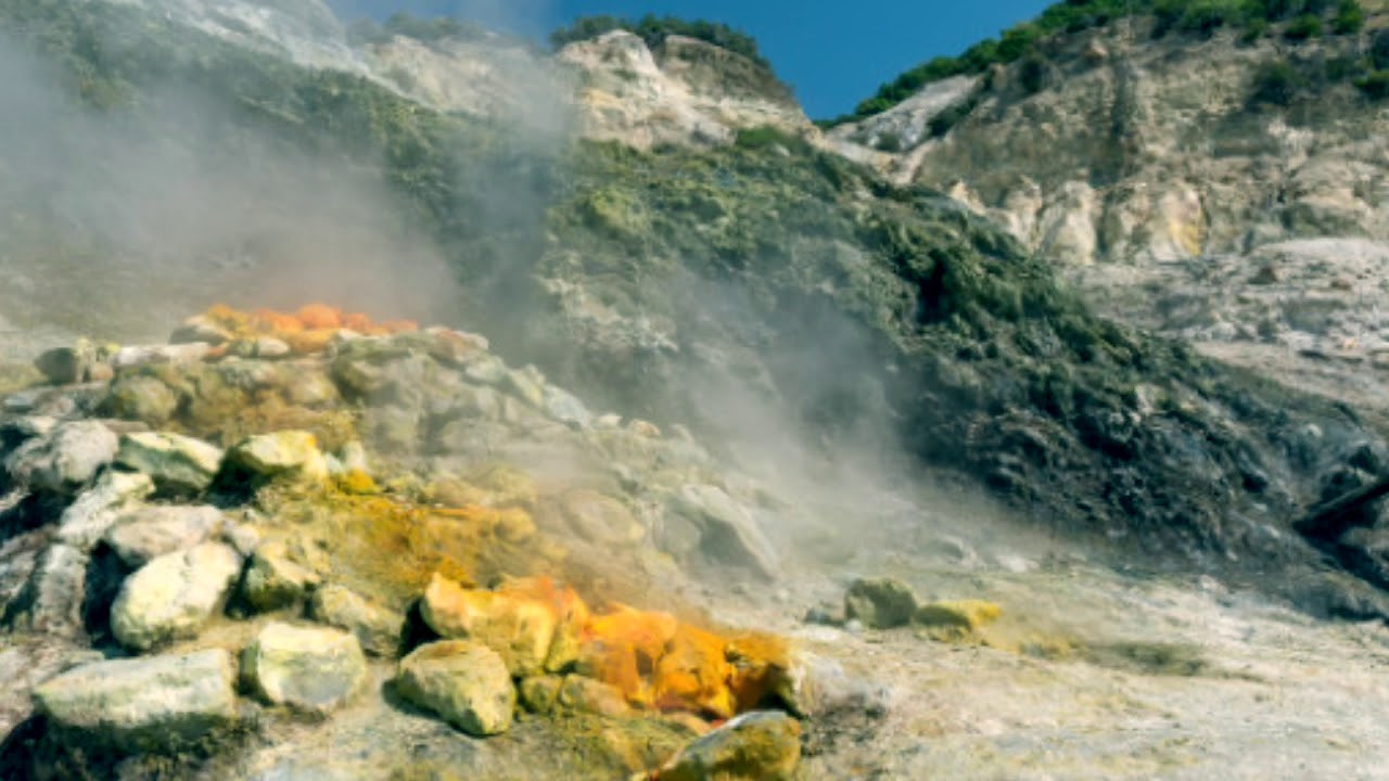 Volcano Eruption Naples in imminent from very ACTIVE volcano - YouTube