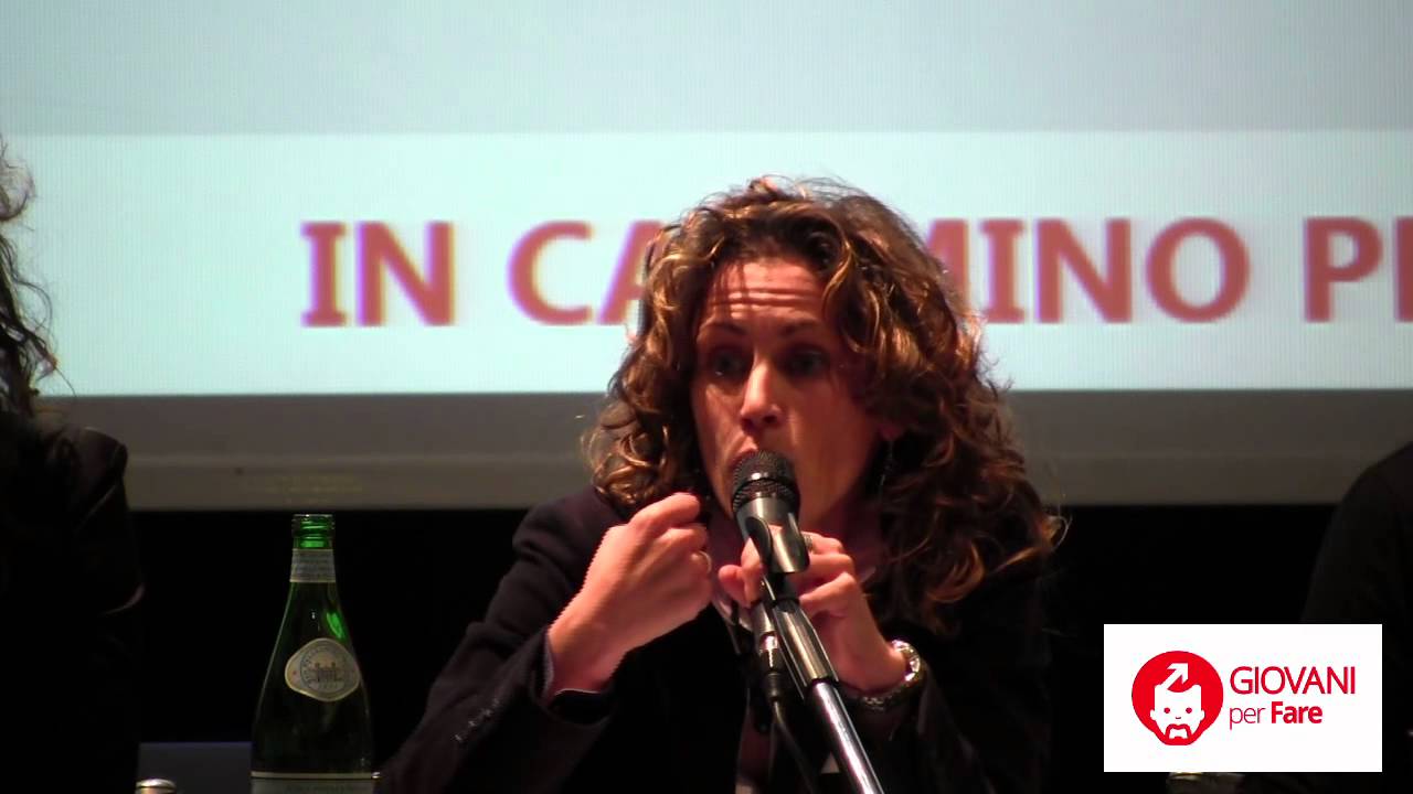 Elisa Petroni - In cammino per l'Europa - YouTube