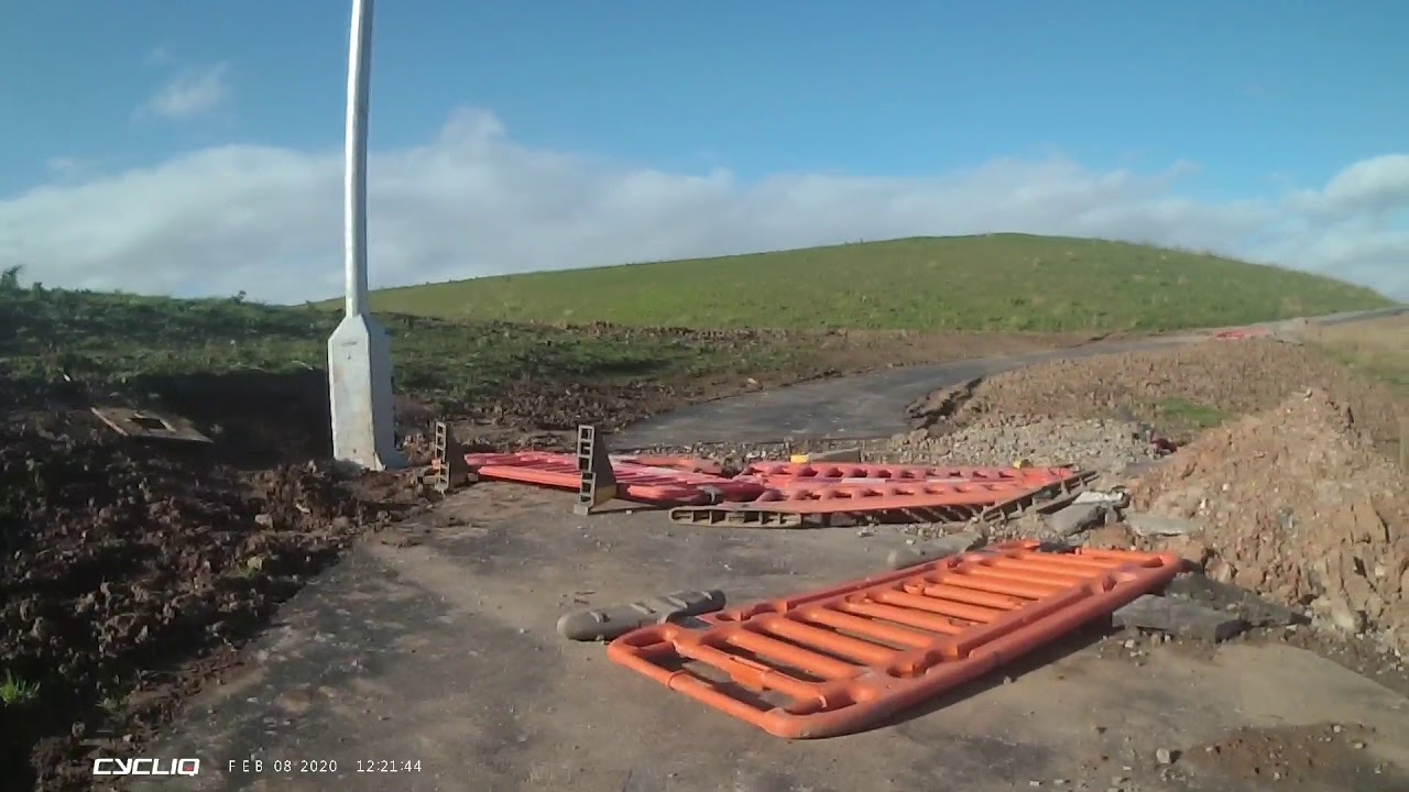 East Midlands Gateway cycle track - YouTube
