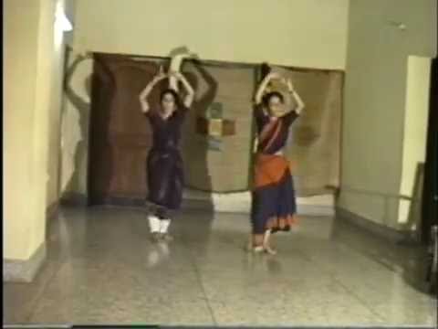 Sharon Lowen & Kumkum Mohanty - Odissi Arabhi Pallavi 1984 (2nd 1/2 ...