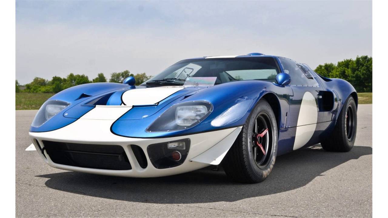 Superformance GT40 MKII - YouTube