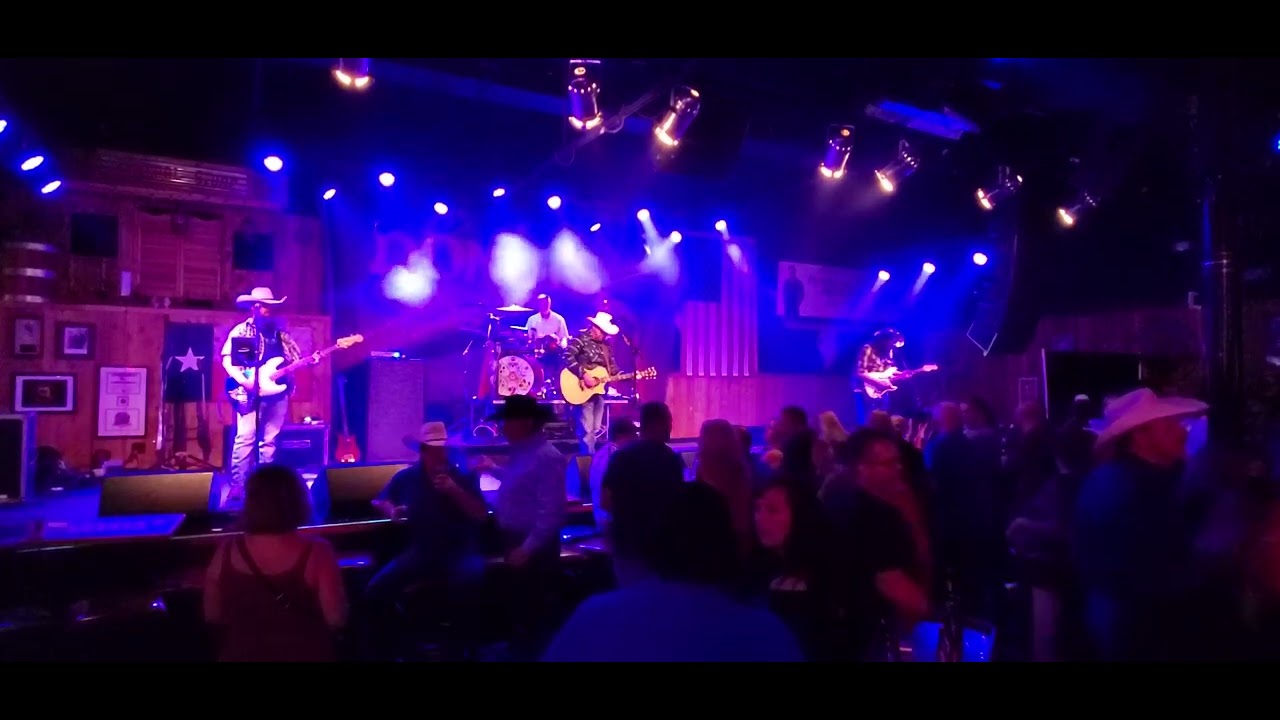 The Common Ground Band plays Cover Me Up 8-27-22 - YouTube