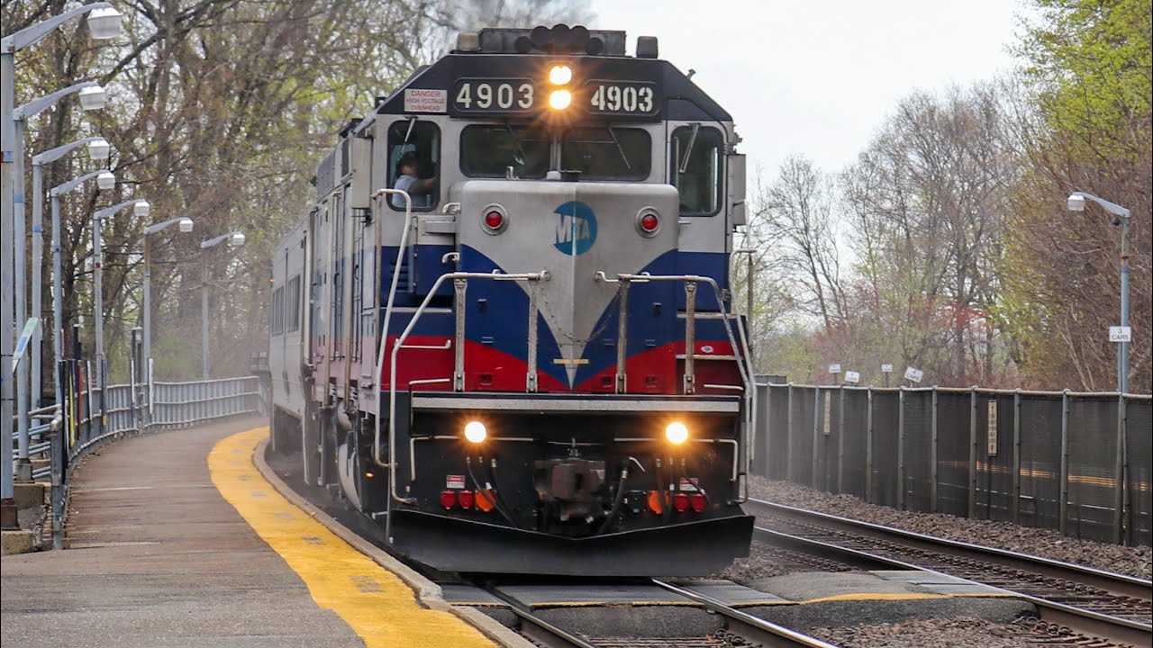 NJT- 4903 in Ho Ho Kus with a friendly engineer! - YouTube