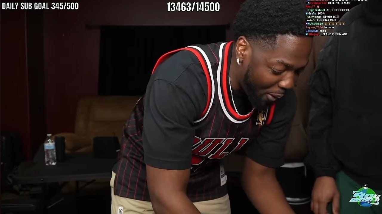 Cash Money Mawk Presses RAGE about Uwufufu - YouTube