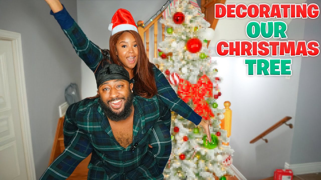 DECORATING OUR HOUSE FOR CHRISTMAS! | VLOGMAS DAY 4🎄 - YouTube