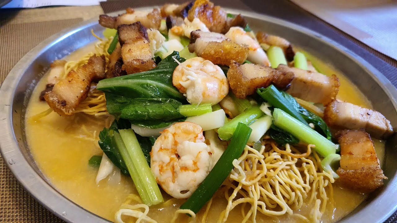chow mein | fried yee mee (egg noodles) | 炒意面 - YouTube
