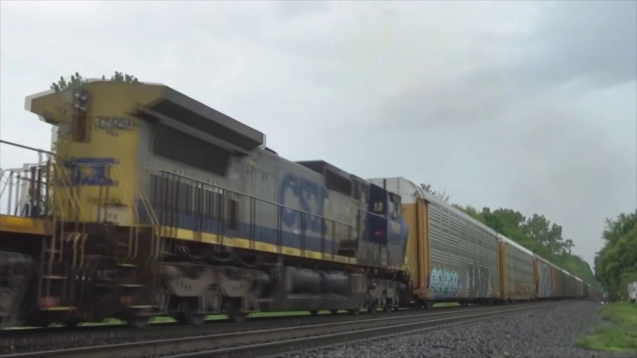 CSX 8064 Leads Q261 plus B767 with 8761 in Voorheesville, NY 5/23/19 ...