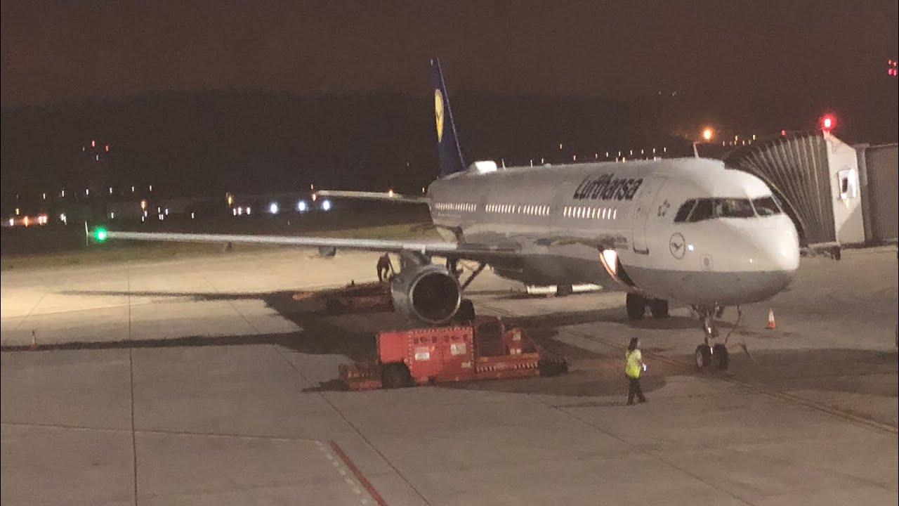 Amazing takeoff in the rare Airbus A321-131 by Lufthansa - YouTube