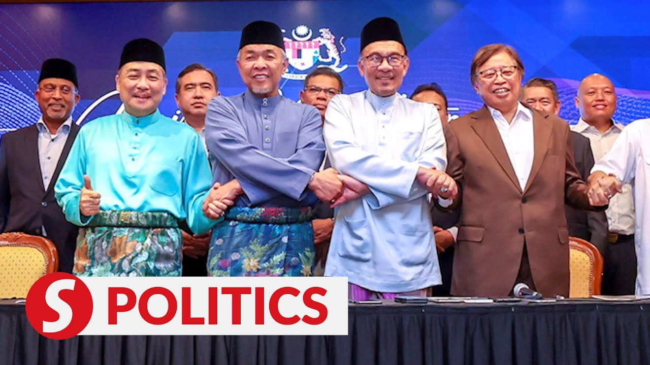 Coalition leaders sign MoU backing Anwar’s unity govt - YouTube