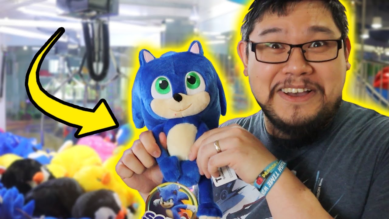 How To Win WITHOUT Actually Winning on a Moving Claw Machine! - YouTube