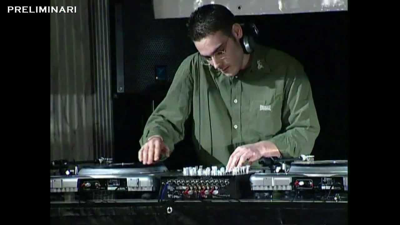 Giuseppe Tusa "DJ Giuppy Black" - Finale Nazionale Dj Trip 2004 - YouTube